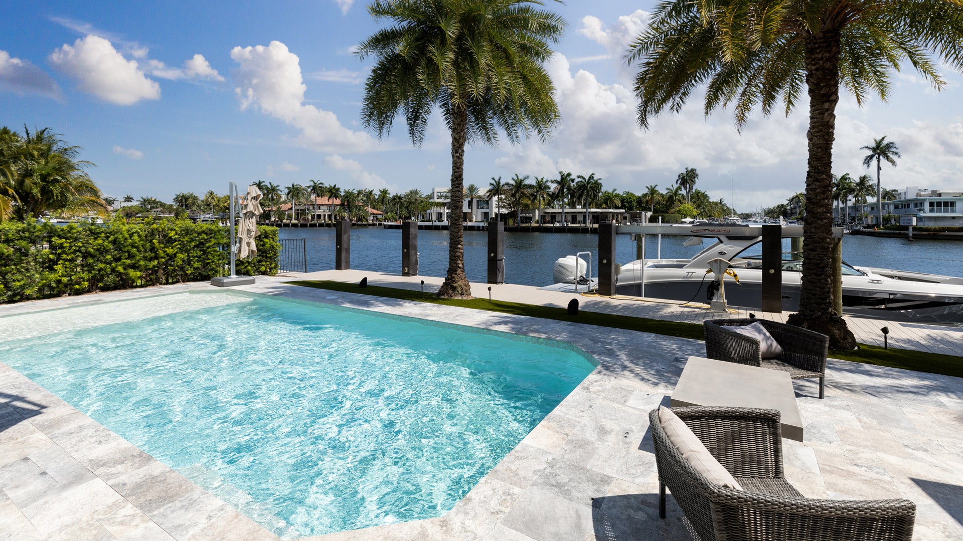 Silver Travertine Drop Face – Seamless, Durable Pool Coping